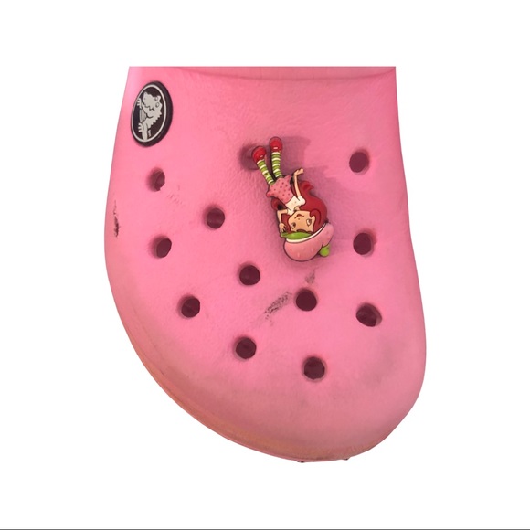 CROCS | Shoes | Girls Crocs With Strawberry Shortcake Charms | Poshmark